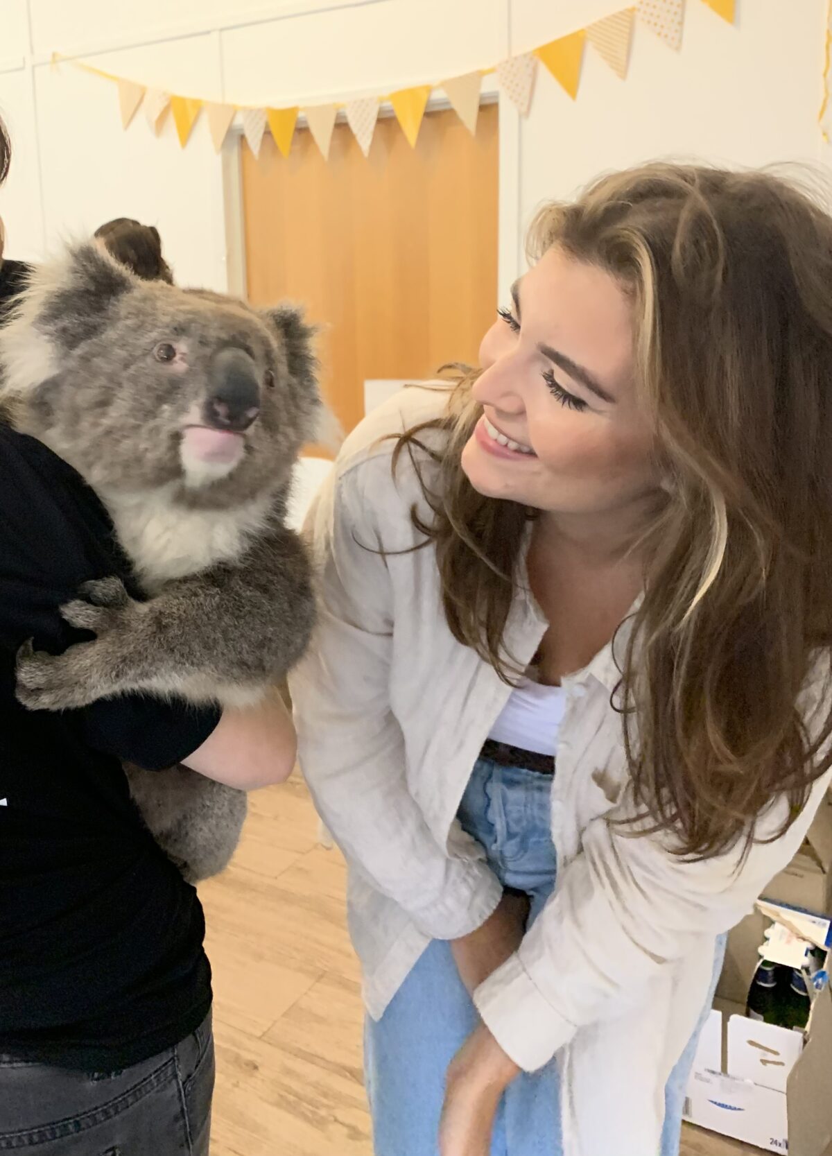 Von Mönchengladbach in die Welt: Gründerin Laura Hanstein - WFMG